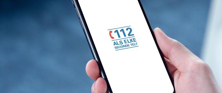 Nieuw: 112 is ook te bereiken via sms en app: Zo werkt het!