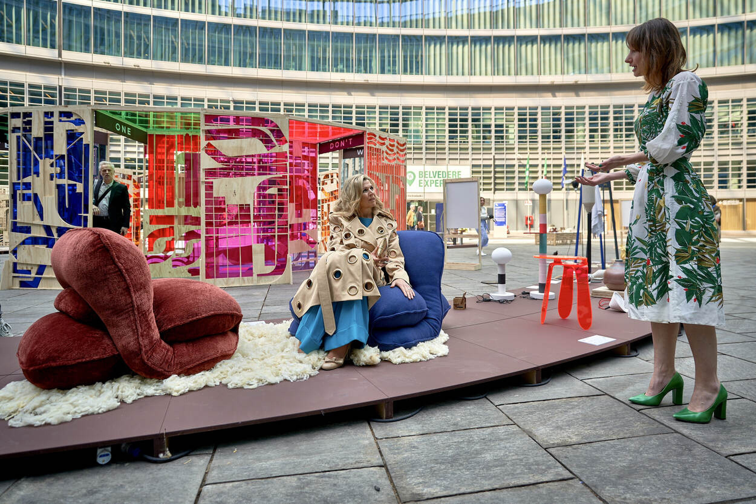 Máxima bezoekt Design Academy Eindhoven