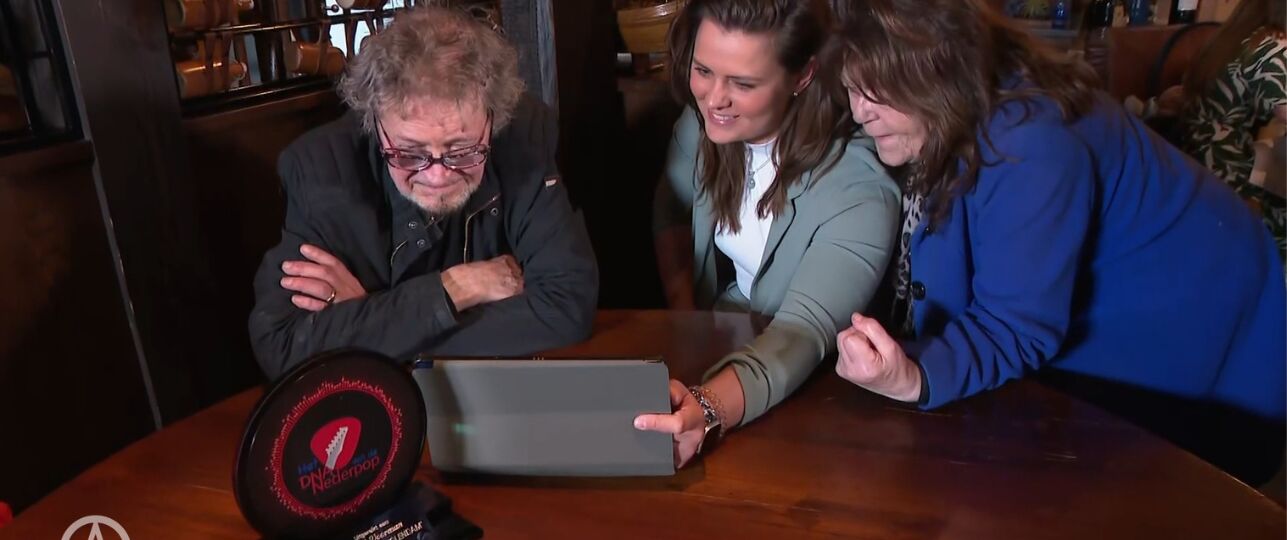 Piet Veerman ontvangt DNA van de Nederpop-award