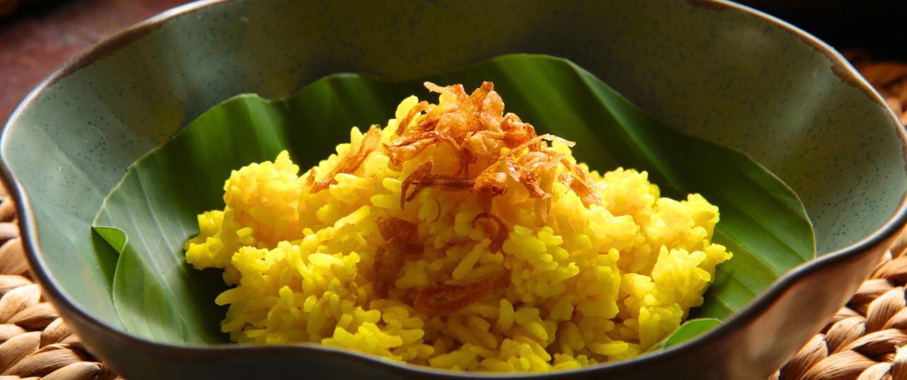 Nasi Kuning (Indonesische gele feest rijst), recept en benodigd